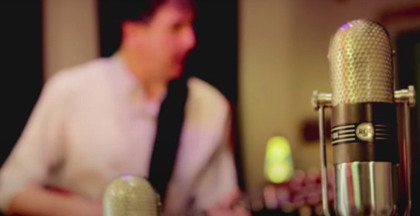 Greg Townson - Take It From Me live in the studio - Cream of the Crop ...